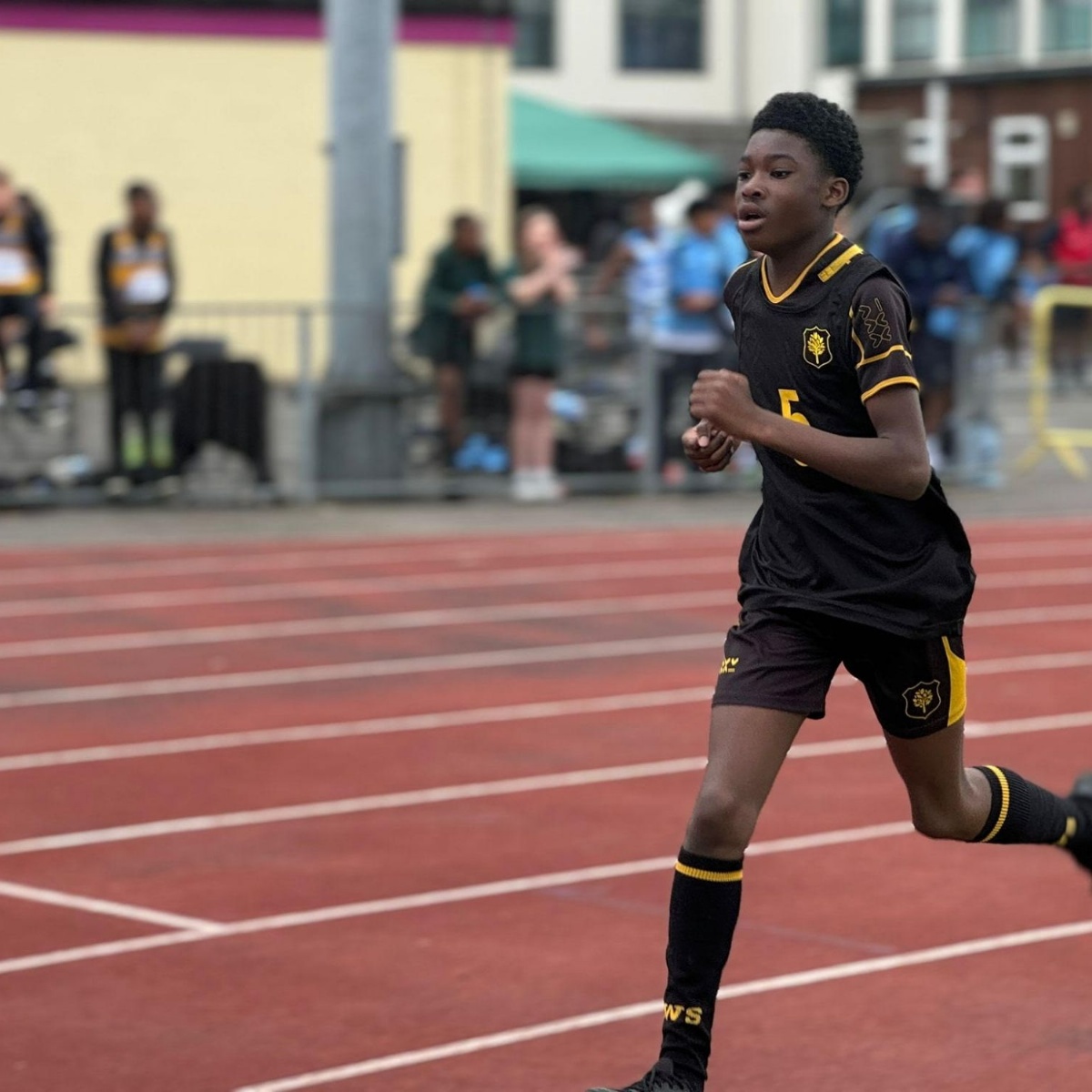 Coombe Wood School - CROYDON ATHLETICS